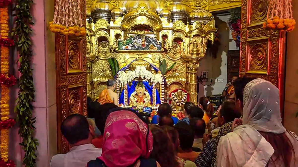 Temples in Maharashtra witness dress code wave | Here's how devotees ...