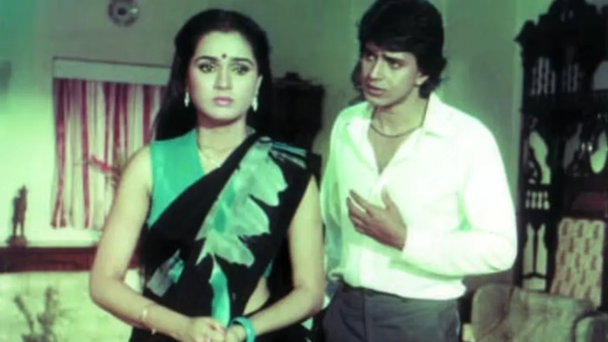 This 1985 Bollywood film is remake of Pakistani movie Aaina, ended Mithun Chakraborty's flop ...