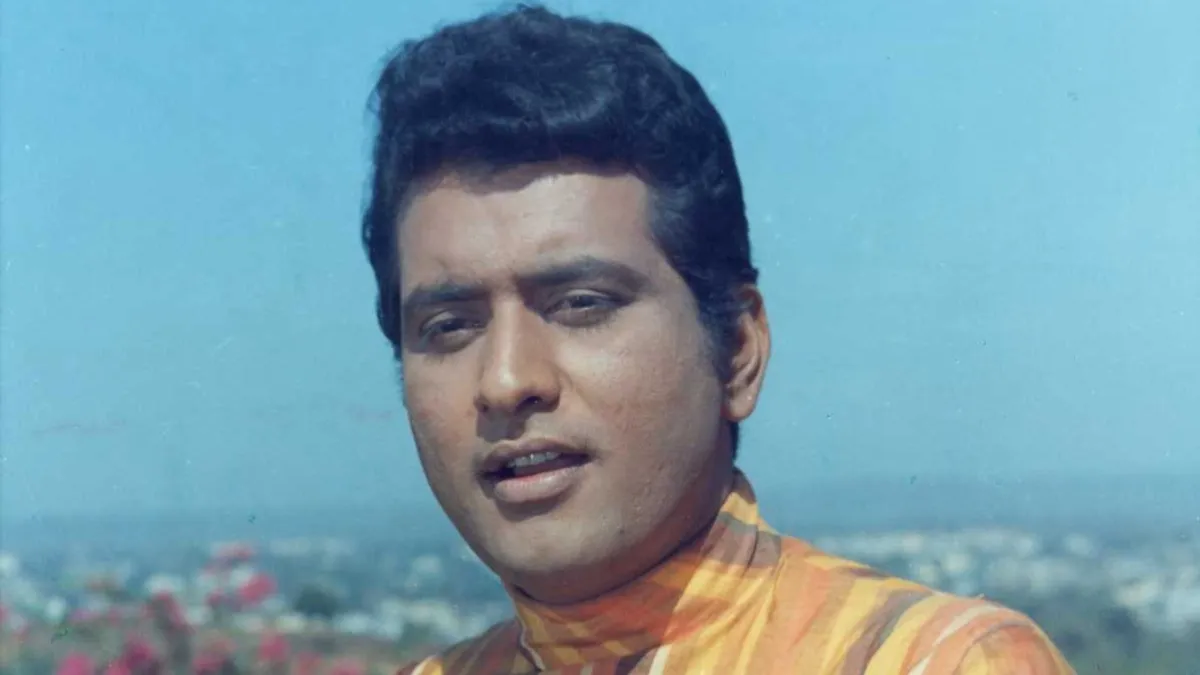 Final salute to 'Bharat Kumar': Manoj Kumar cremated with full state ...