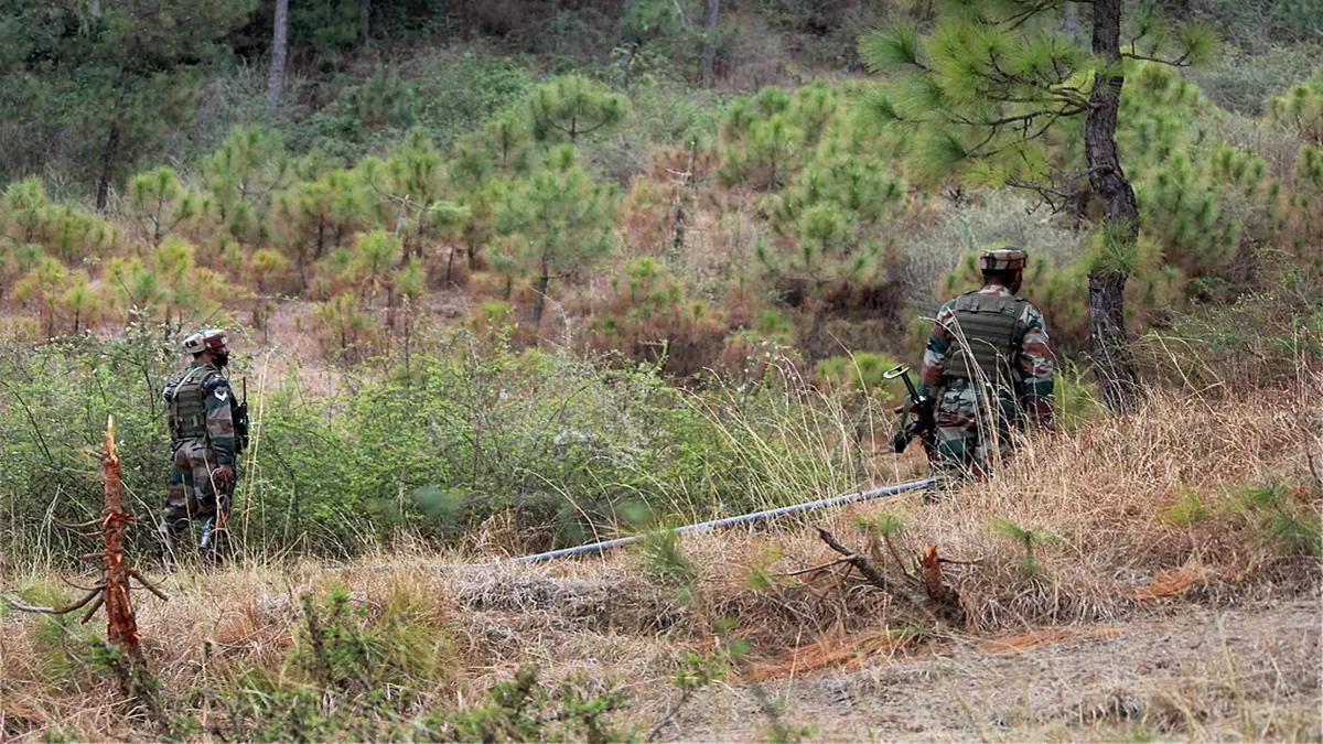 Pakistan increases force deployment along LoC, instructs soldiers to ...
