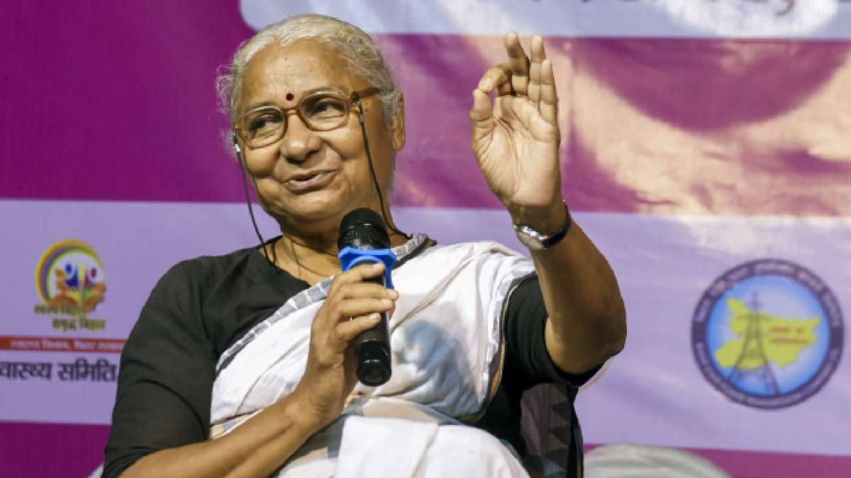 Activist Medha Patkar arrested from Delhi in VK Saxena defamation case ...