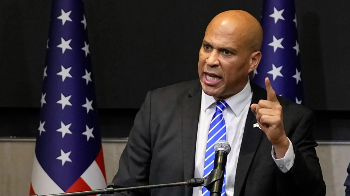 Cory Booker breaks Senate record with 25-hour speech against Trump ...