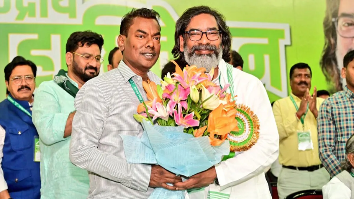 Hemant Soren elected JMM president, Shibu Soren named 'founder patron ...
