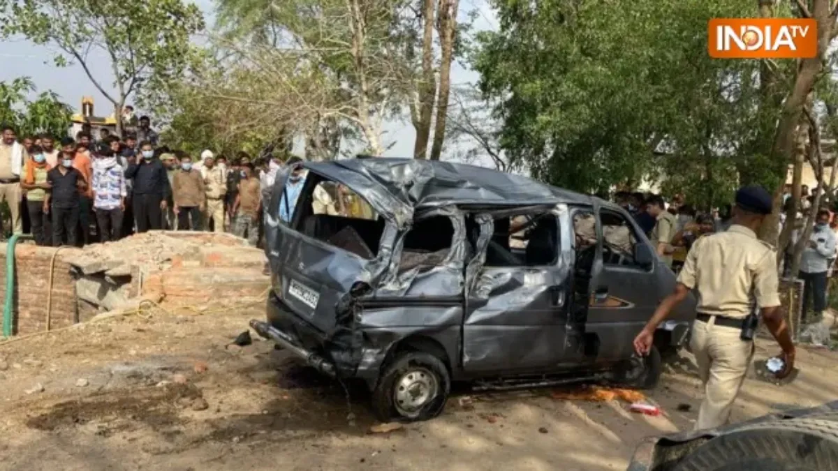 Madhya Pradesh: Tragic road accident in Mandsaur claims 12 lives, PM Modi condoles | Video ...
