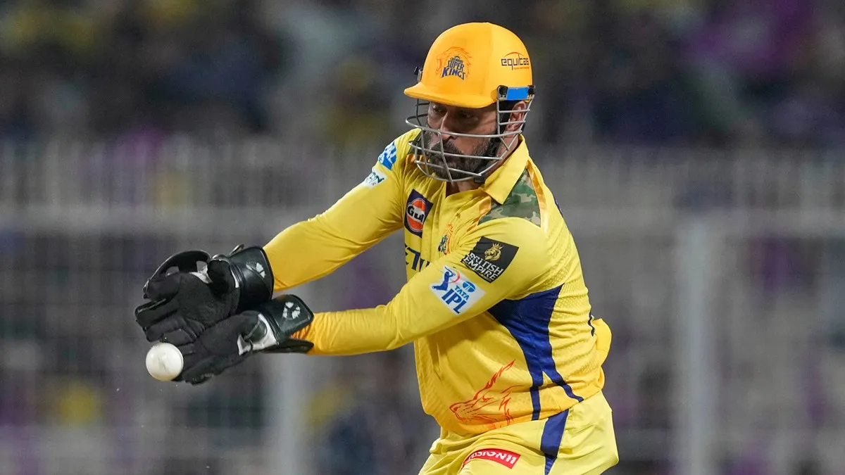 MS Dhoni creates history, becomes first wicketkeeper in IPL history to ...