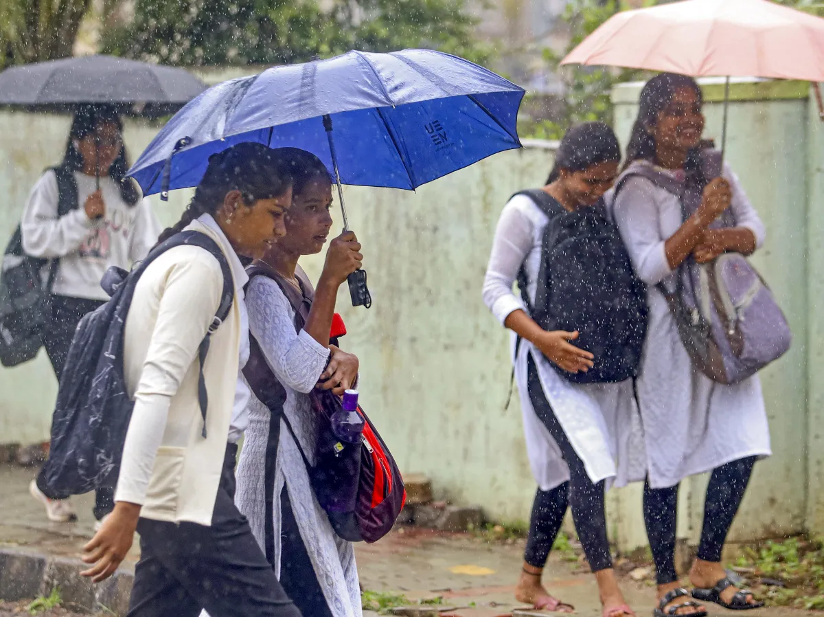 Karnataka rain: IMD issues red alert for six districts, schools closed ...