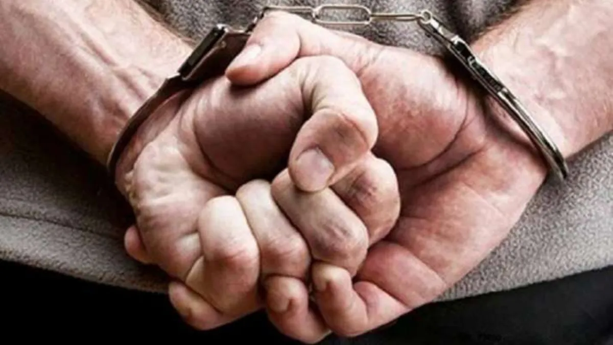 Amid escalating tensions, man arrested for displaying Pakistan flag on ...