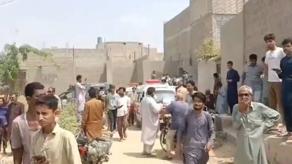 Karachi blast: Explosion heard near Sharafi Goth in Karachi after 3 ...