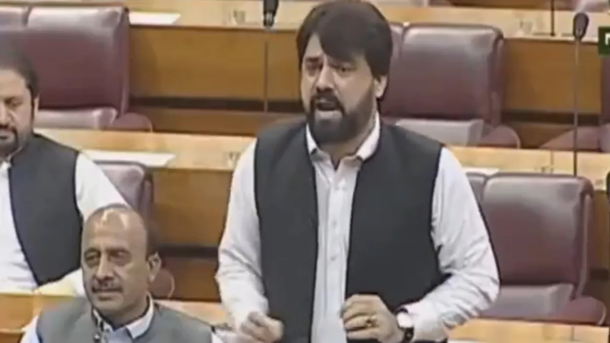 Pakistani MP calls Shehbaz Sharif 'geedad', says he is scared of PM ...
