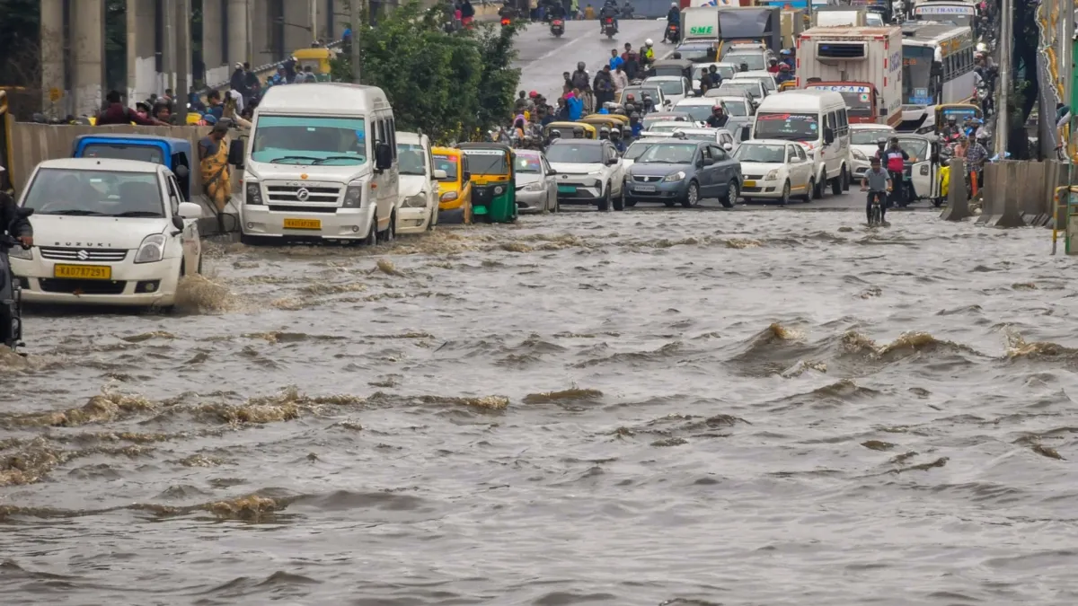 Incessant rains bring Bengaluru to a standstill, IMD issues red alert ...