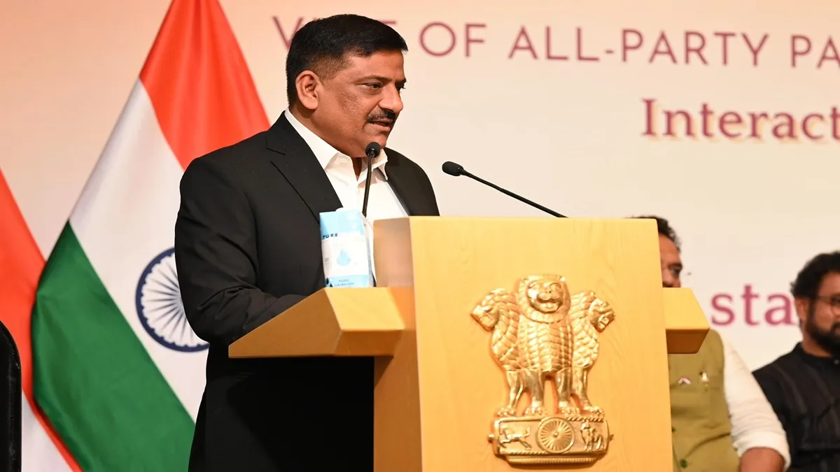 Delegation led by Sanjay Jha meets Indian diaspora in Singapore, slams ...