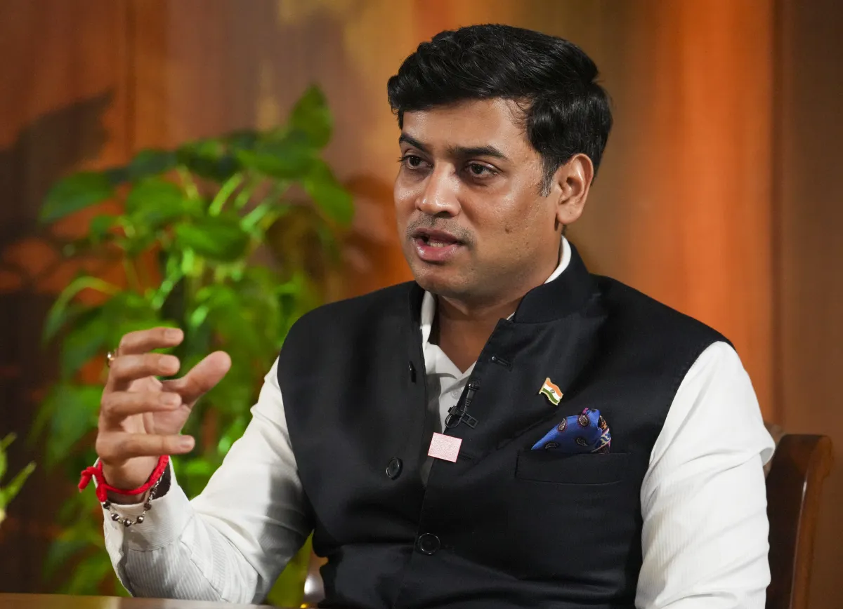 Vice Presidential election: Shiv Sena MPs to meet today, Shrikant ...