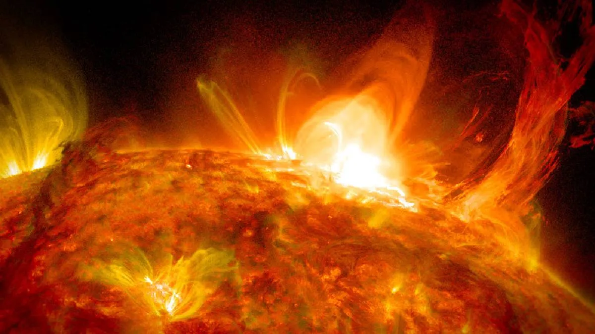 Giant solar explosion headed for Earth today: What you need to know ...