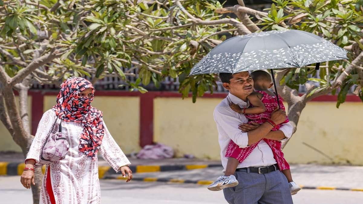 Delhi heatwave: IMD issues 'red alert' as temperatures exceed 45 degrees Celsius | India News ...