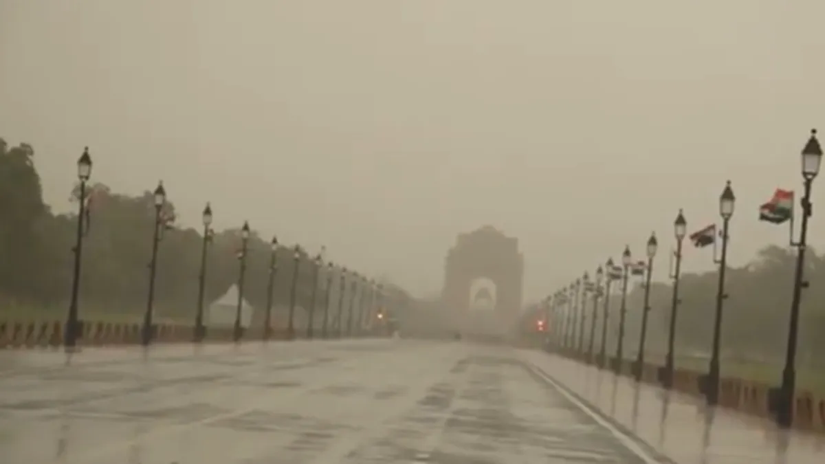 Heavy rain lashes Delhi-NCR, massive dust storm hits parts of national capital | India News ...