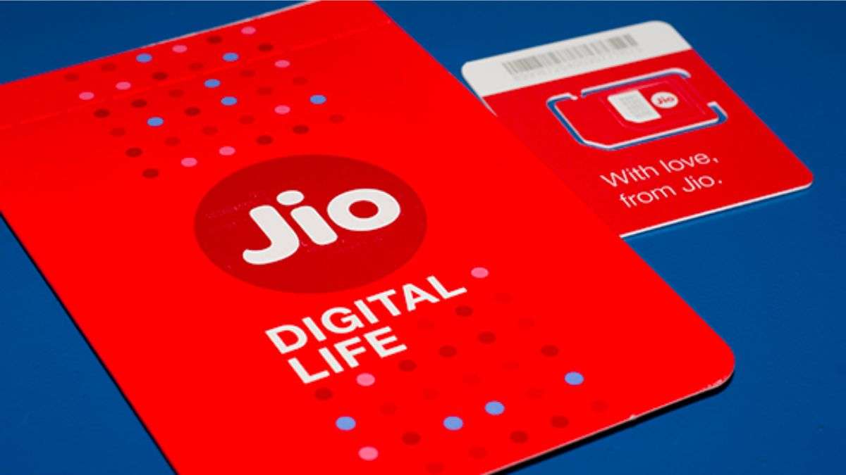 Jio's Rs 3599 annual plan offers unlimited calling, 912GB data and free ...