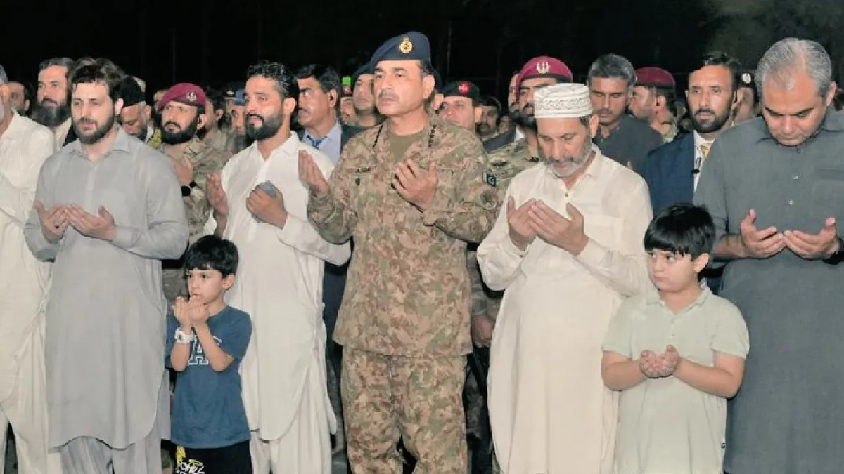 Asim Munir attends funeral of Pakistan Army major Moiz Abbas Shah who claimed to capture ...