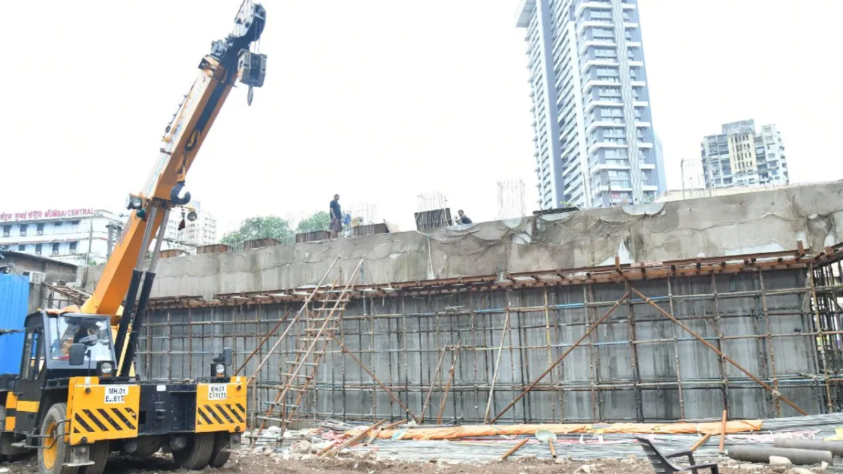 Mumbai: BMC sets construction work completion deadline for Sion and ...