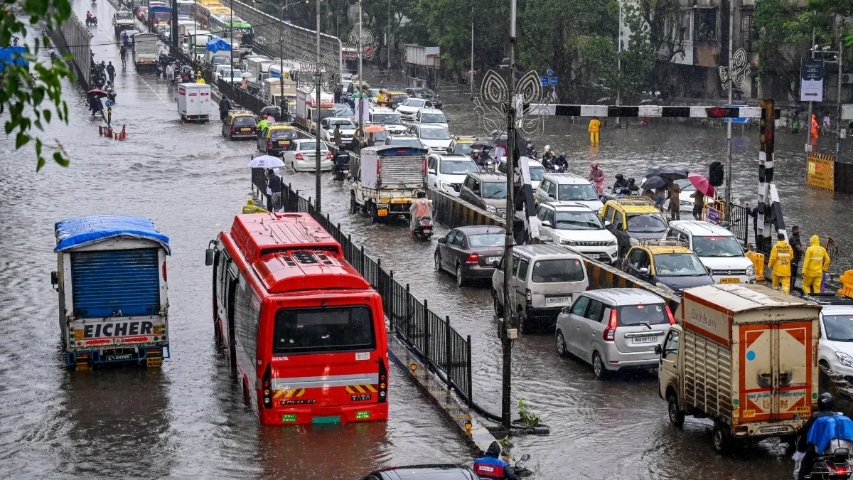 Maharashtra: IMD issues red alert for Mumbai amid expected rain and thunderstorms | Maharashtra ...