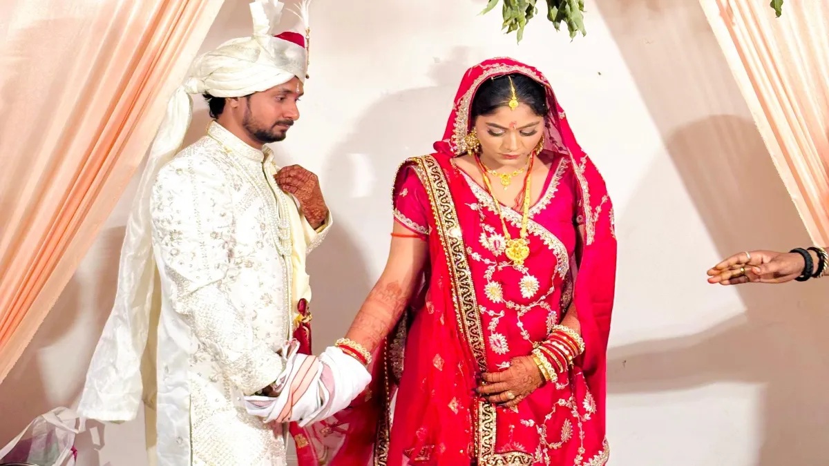 Honeymoon turns deadly: Raja seems happy about marriage, Sonam was ...