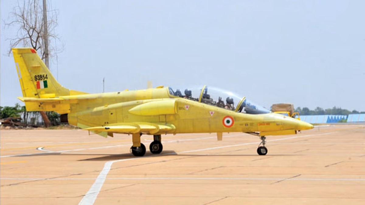 Trainer aircraft makes emergency landing at Khajuraho Airport due to ...