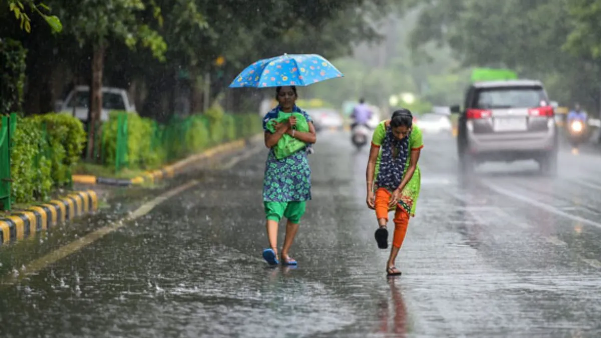 Heavy rains lash parts of Delhi-NCR, IMD predicts thunderstorms, moderate showers for the day ...