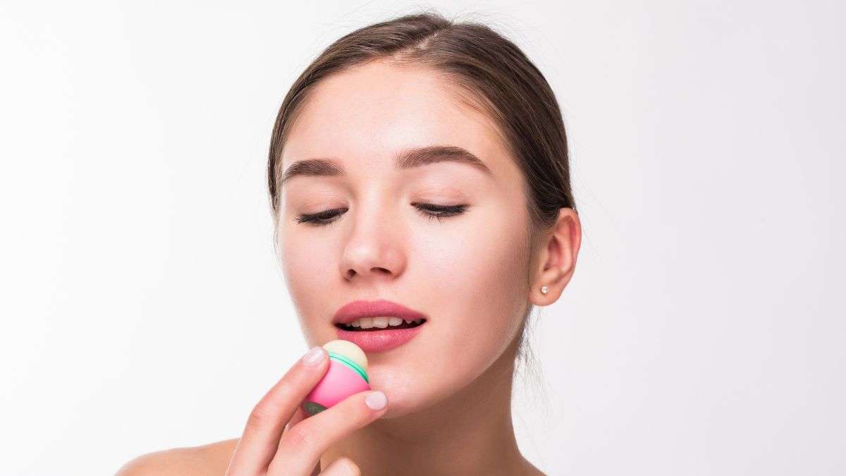 Lip scrub at home: How to make lip scrub easily with natural ...