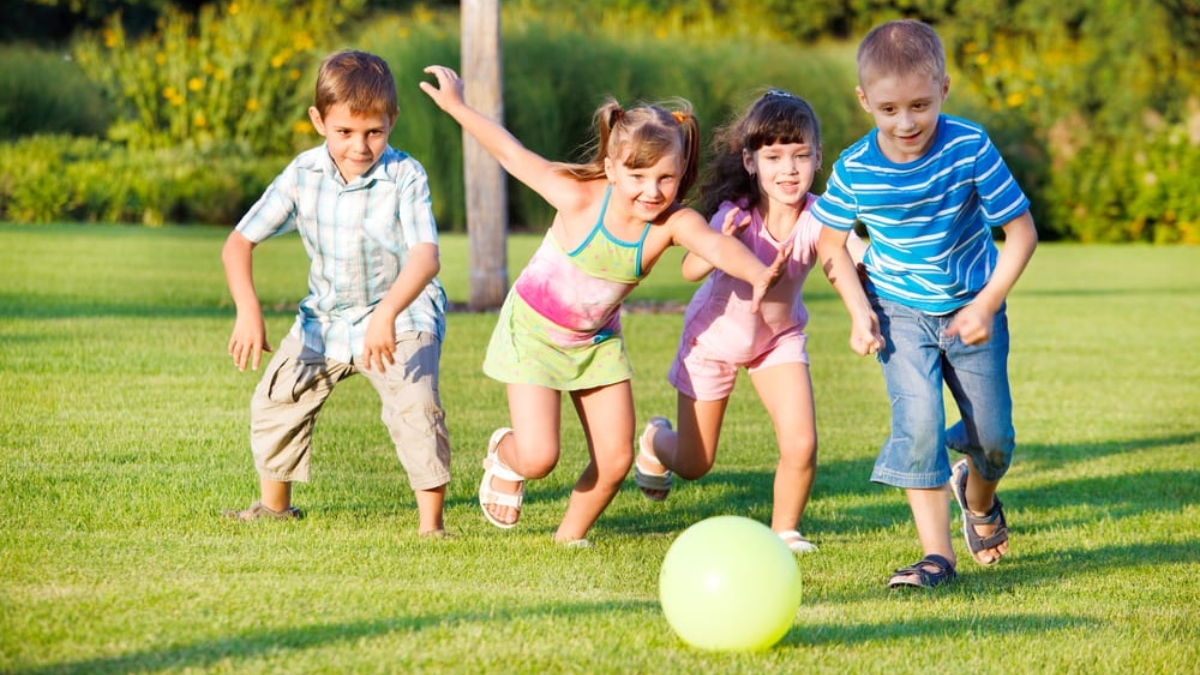Expert explains why free play is essential for child's mental and ...