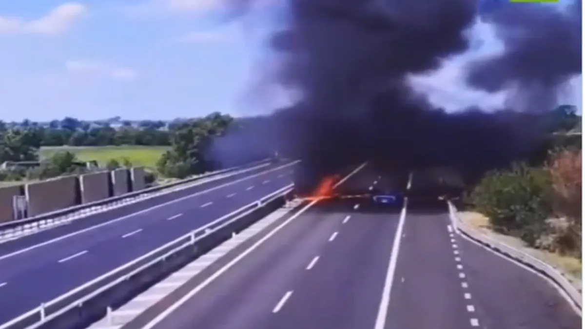 Italy highway horror: Two dead as plane crashes mid-air onto busy road ...