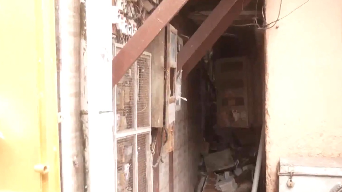 Seven people injured as building collapses due to cylinder blast in ...