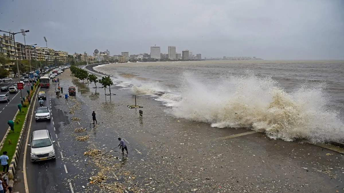 Mumbai weather update IMD issues orange alert high tide expected ...