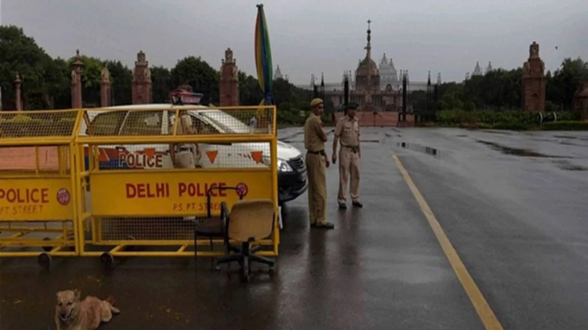 Four, including woman sub‑inspector, arrested for extorting Rs 20 lakh from doctor in Delhi ...