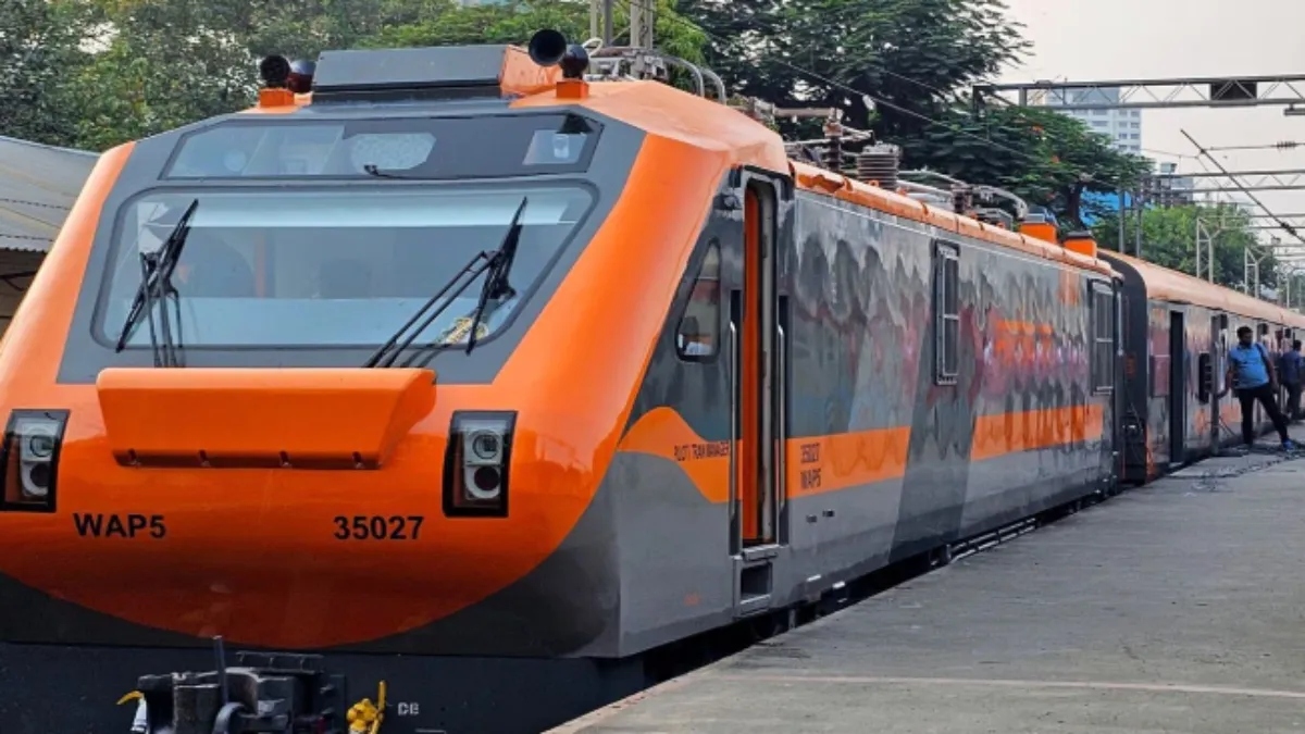 Union Railway Minister unveils new trains, rail projects and Tech Parks ...