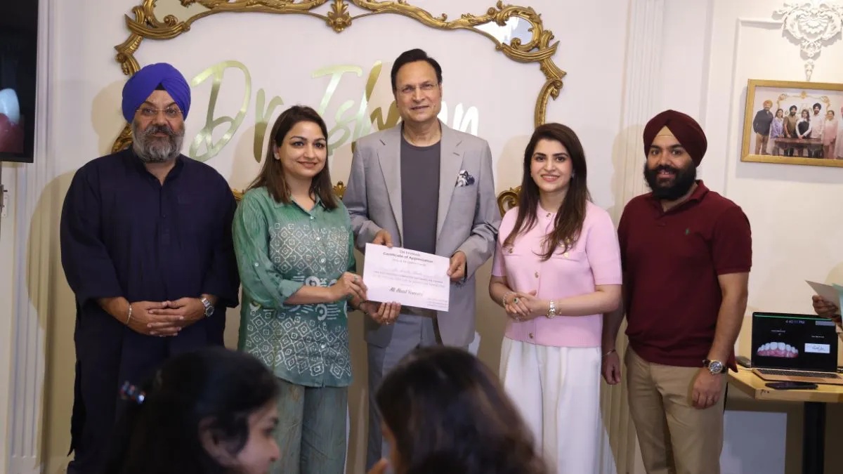 India TV chairman Rajat Sharma visits Luxe Dental Clinic, lauds Dr ...