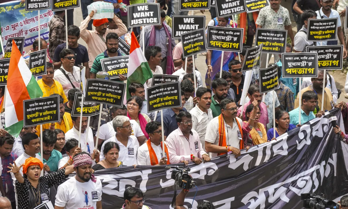 RG Kar victim's parents taken to hospital after being injured during ...