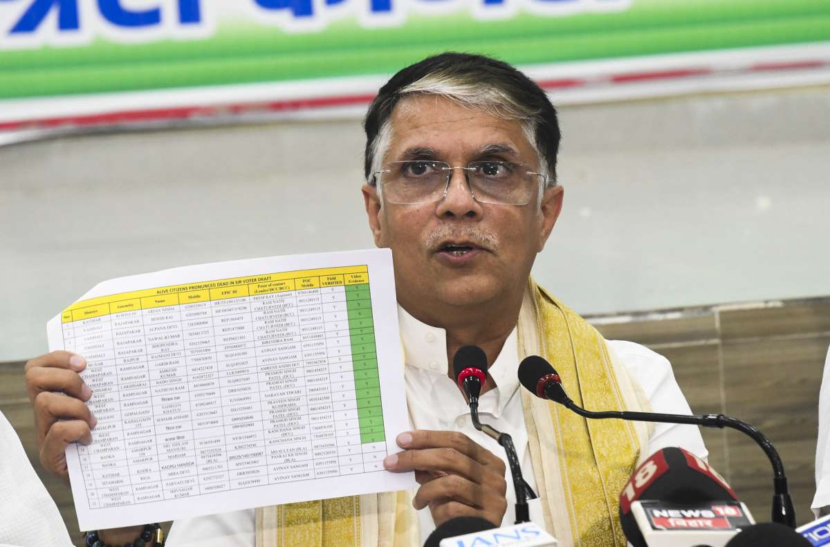 BJP targets Pawan Khera over '2 voter IDs', Congress leader responds ...
