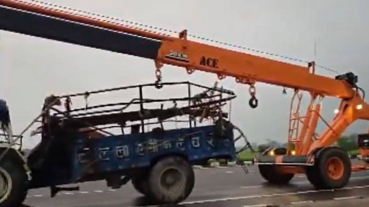 UP: 8 killed, 45 injured in truck-tractor collision in Bulandshahr; CM ...