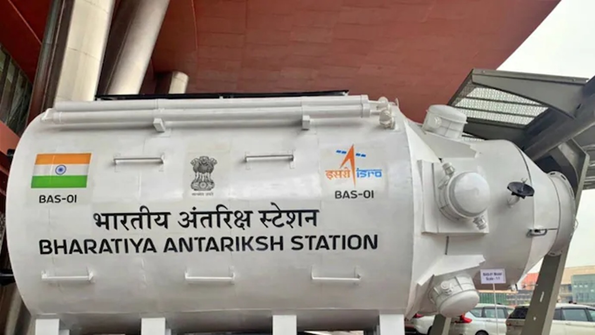 National Space Day 2025: ISRO unveils model of Bharatiya Antariksh Station | See first pics here ...