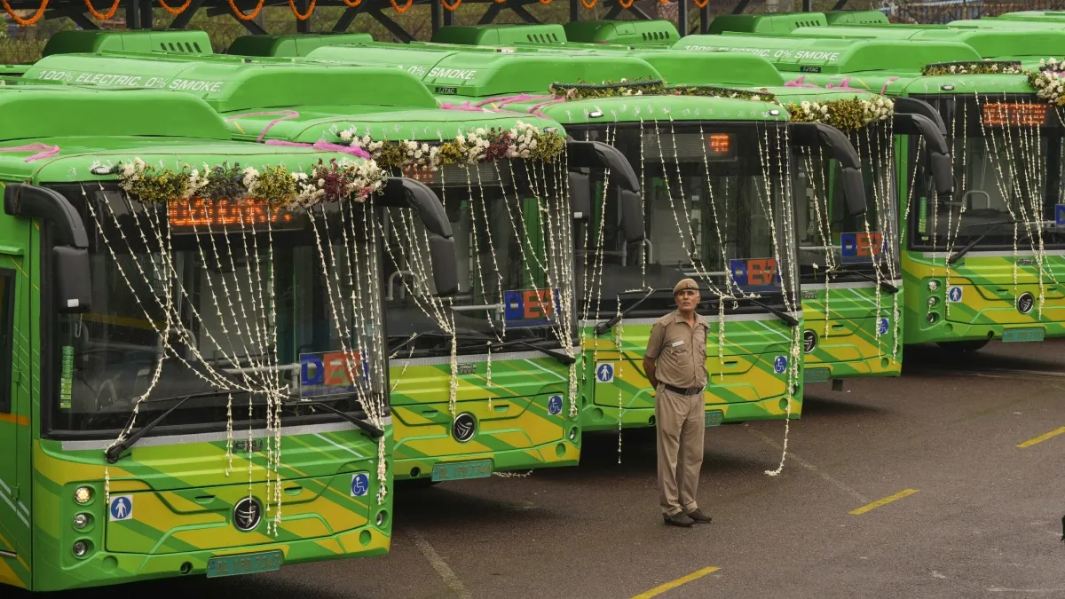 Delhi to relaunch 'U-Special' bus service for students from today ...