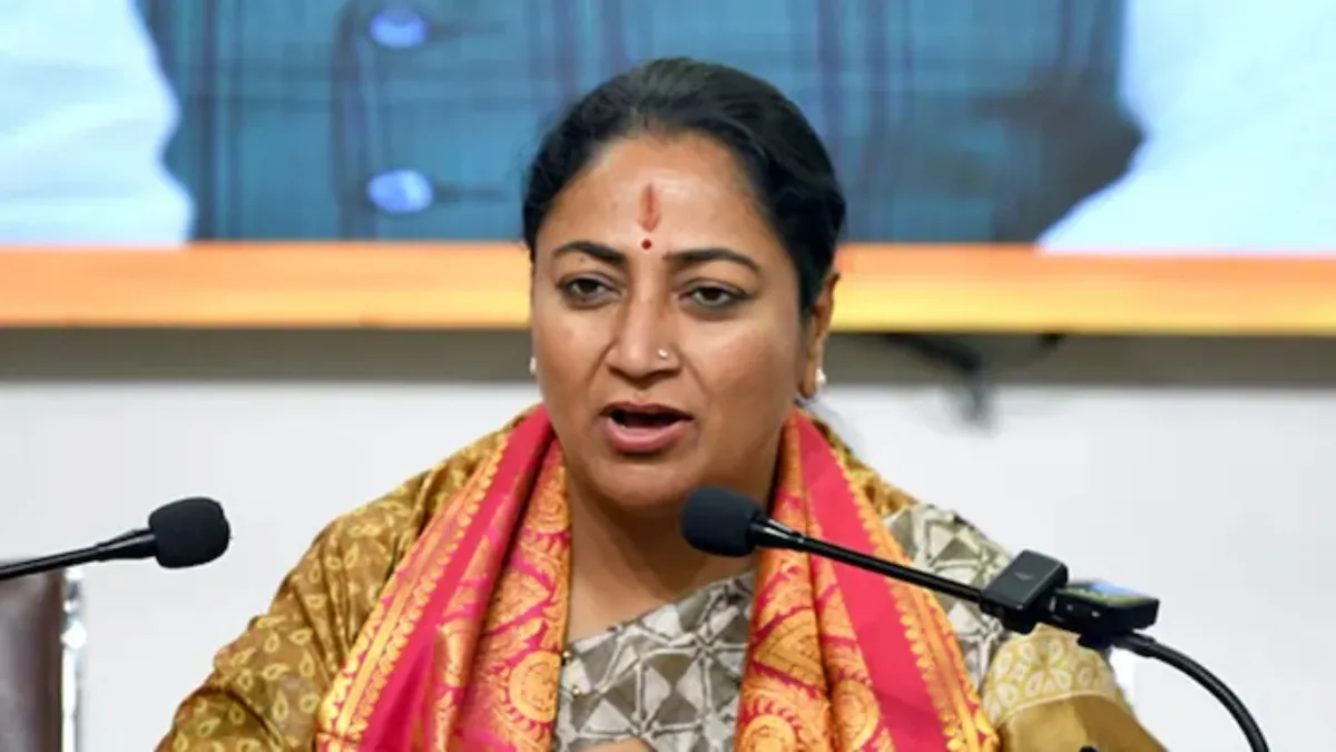 Delhi CM Rekha Gupta attacked: Kejriwal, BJP condemn assault; Congress ...