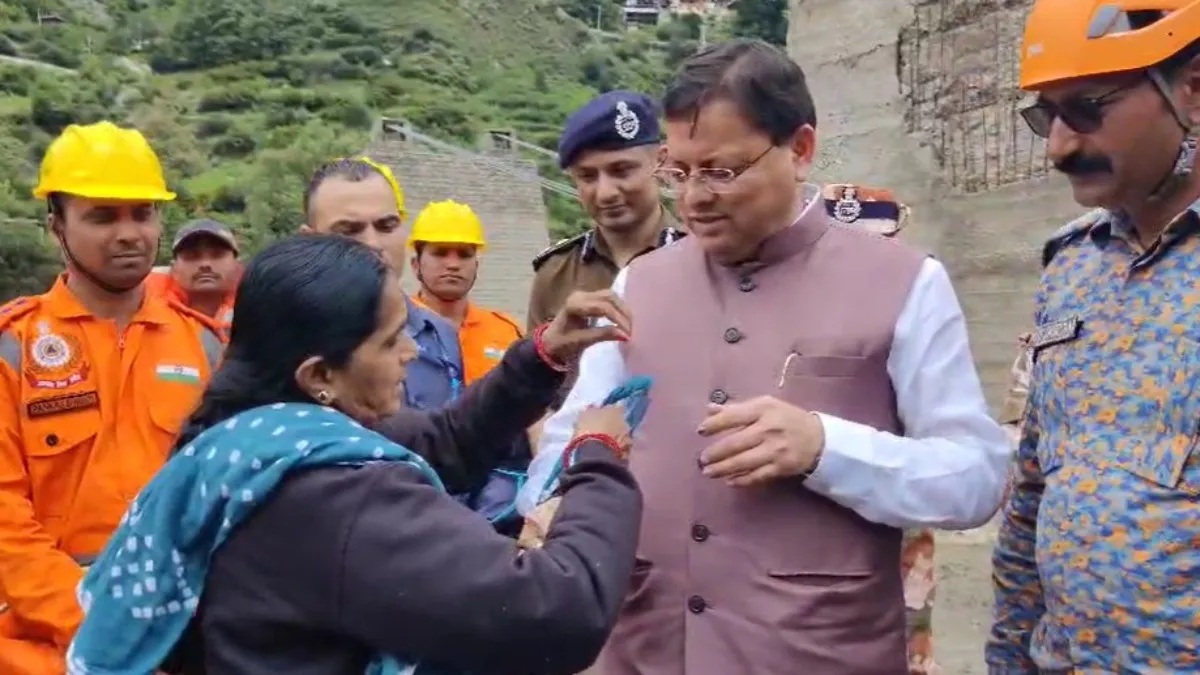 You are like Lord Krishna for me ahmedabad Woman ties saree strip as ...