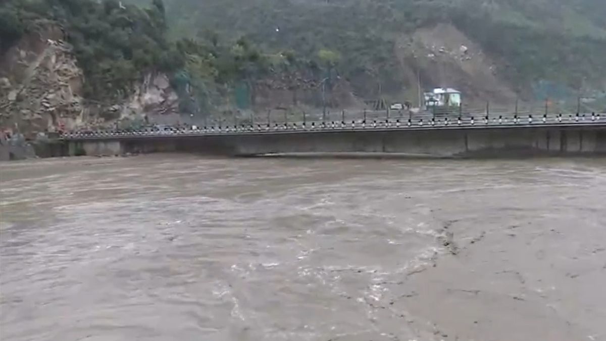 Doda cloudburst: Three killed amid flash floods in JK's Gandhor, Thathri; several houses damaged ...