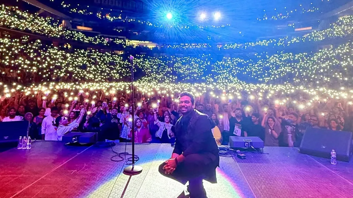 Zakir Khan becomes first Indian to perform in Hindi at New York's MSG ...