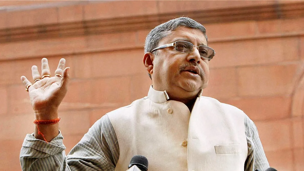 Kalyan Banerjee resigns as TMC's Lok Sabha chief whip amid rift with Mahua Moitra | India News ...