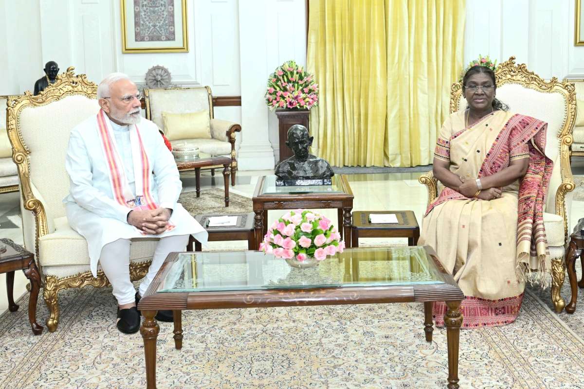 PM Modi, Amit Shah call on President Murmu amid political gridlock and ...