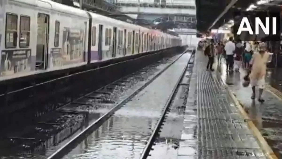 Mumbai local train services on Harbour, Central lines hit as rains ...