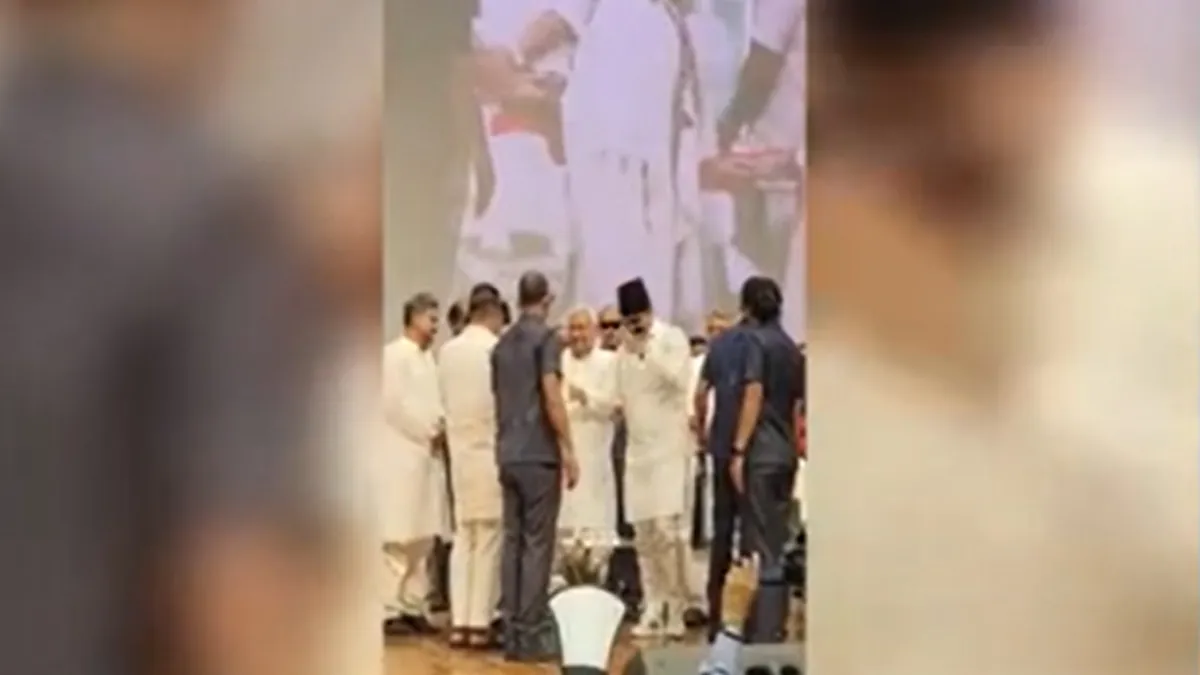 Bihar CM Nitish Kumar refuses to wear Muslim cap at event in Patna | Video | Bihar News – India TV