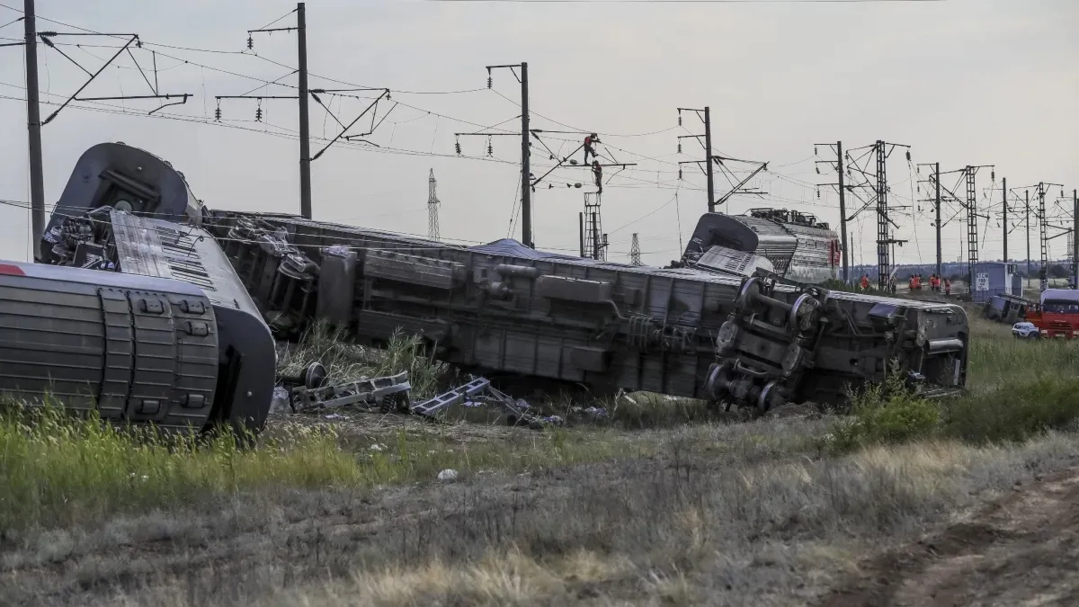 Pakistan: At least 30 injured after Islamabad Express train derails ...