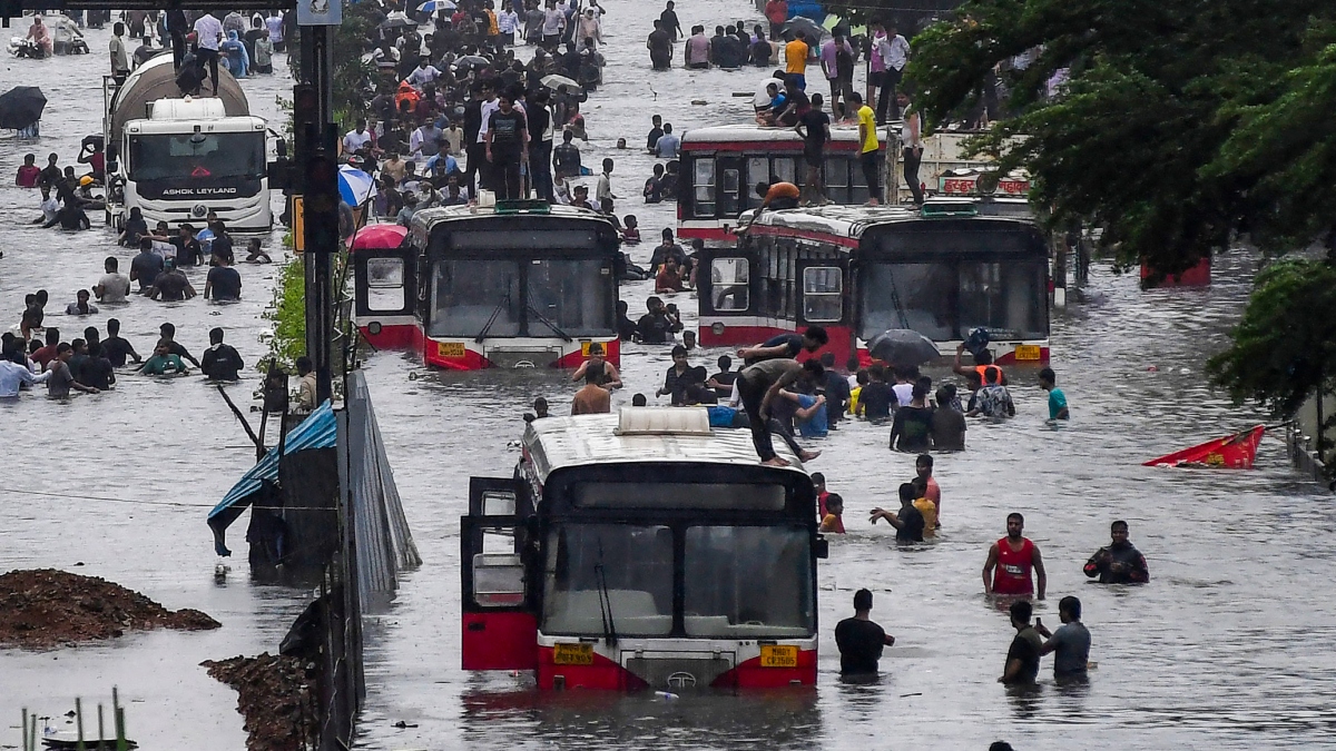 Mumbai rains LIVE: Flights delayed, trains suspended, deaths reported, several evacuated; next ...