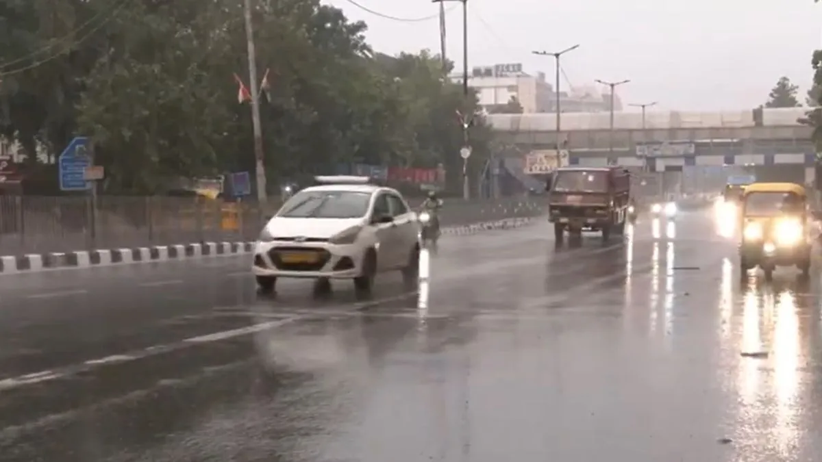 Weather update: Rain lashes Delhi-NCR; schools shut in Rajasthan ...